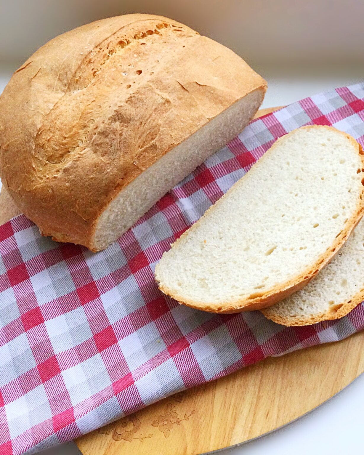 Easy White Cob Loaf - Feasting Is Fun